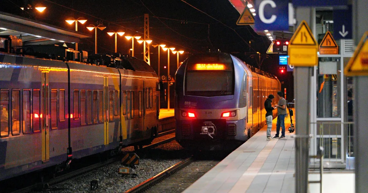 Störung bei der Bahn – Probleme teils bis zum Morgen - SAT.1 Regional